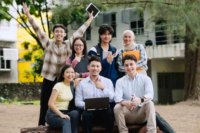 Community - LiveIn.com